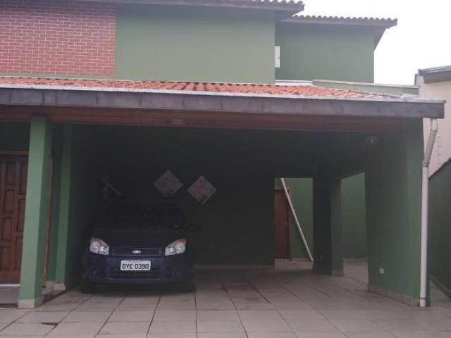 Casa à venda 3 Quartos, 1 Suite, 4 Vagas, 356M², Vila São Geraldo, Taubaté SP | San charbel