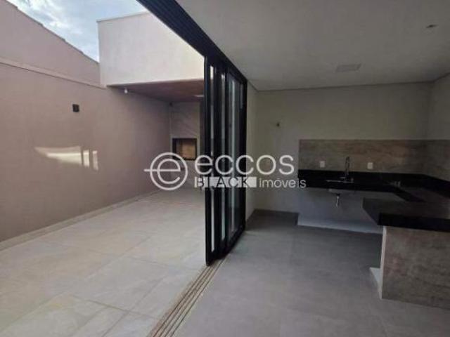 Casa à venda, 3 quartos, 1 suíte, 4 vagas, Umuarama Uberlândia/MG