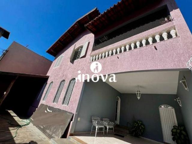 Casa à venda, 3 quartos, 1 suíte, 4 vagas, Cidade Jardim Uberaba/MG
