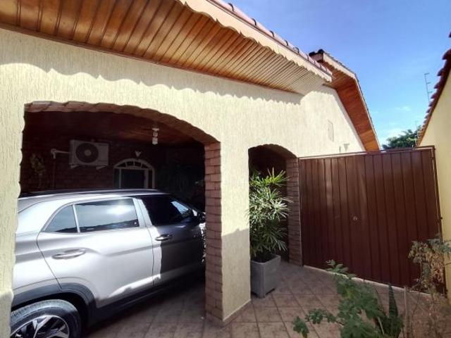Casa à venda 3 Quartos, 1 Suite, 5 Vagas, 300M², Jardim Gurilândia, Taubaté SP