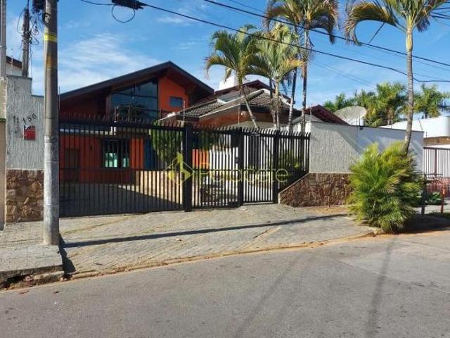 Casa à venda 3 Quartos, 1 Suite, 6 Vagas, 570M², Jardim das Nações, Taubaté SP