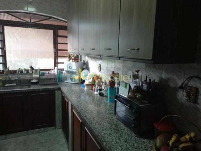 Casa à venda 3 Quartos, 1 Suite, 6 Vagas, 1853M², São Geraldo, Aparecida SP
