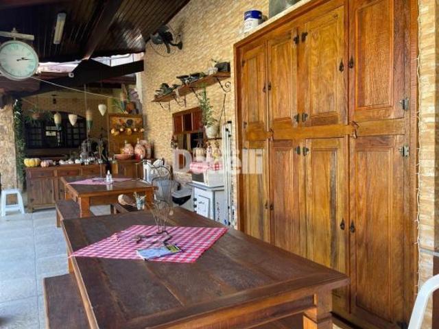 Casa à venda, 3 quartos, 1 suíte, 6 vagas, Vila Antônio Augusto Luiz Caçapava/SP
