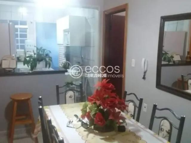 Casa à venda, 3 quartos, 1 suíte, 6 vagas, Cidade Jardim Uberlândia/MG