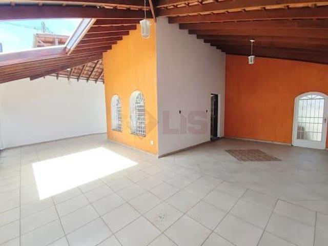 Casa à venda 3 Quartos, 1 Suite, Centro, Caraguatatuba SP