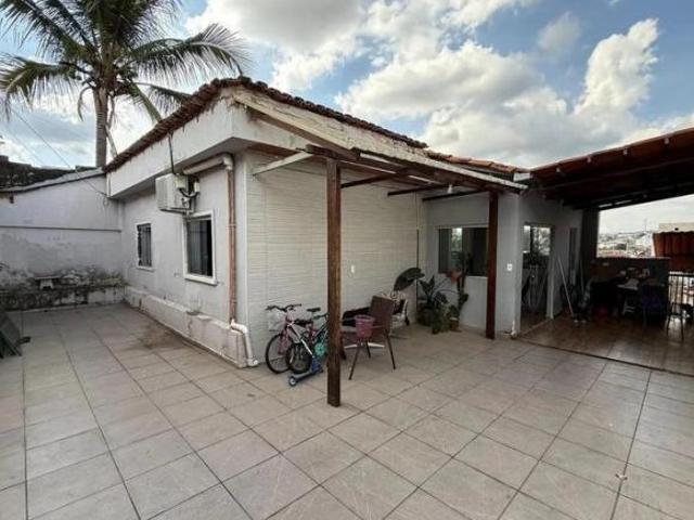 CASA A VENDA 3 QUARTOS| 2 BANHEIROS| 1 SUITE| 2 VAGAS