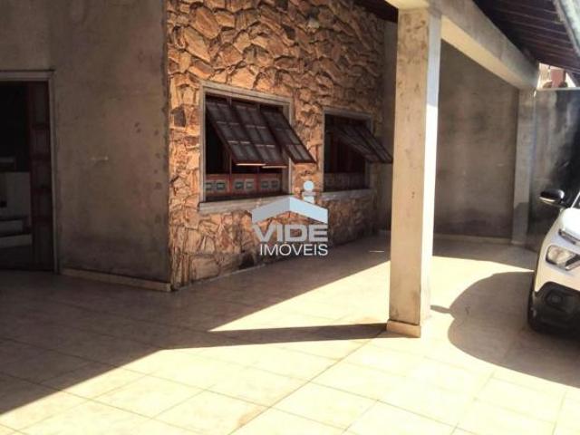 CASA À VENDA | 3 QUARTOS | 2 BANHEIROS | 5 VAGAS | VILA AEROPORTO CAMPINAS