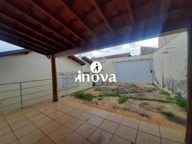 Casa à venda, 3 quartos, 2 suítes, 3 vagas, Abadia Uberaba/MG