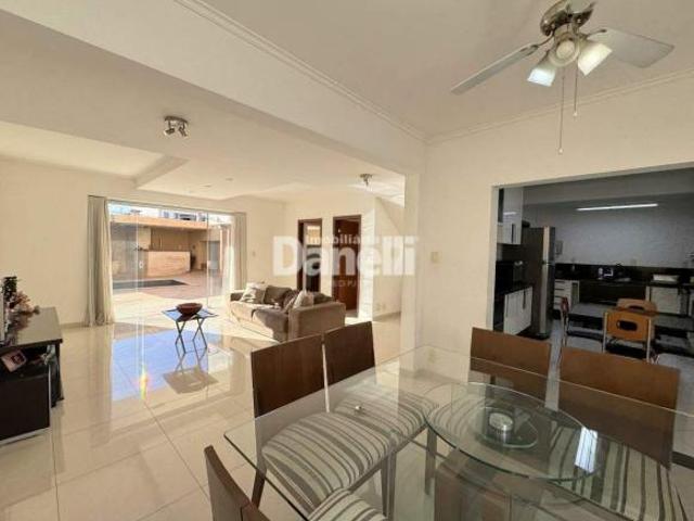 Casa à venda, 3 quartos, 3 suítes, 3 vagas, Centro Taubaté/SP