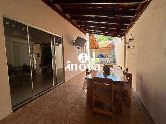 Casa à venda, 3 quartos, 3 vagas, Lourdes, Bairro de Uberaba/MG