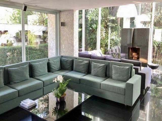 CASA A VENDA 3 QUARTOS 450M²A.T, 510M²A.C R$ 6.500.000.00 CONDOMÍNIO QUINTA DAS LARANJEIRAS A