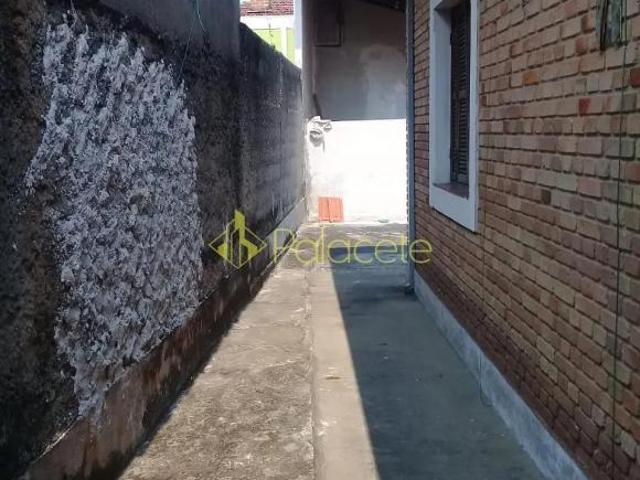 Casa à venda 3 Quartos, 4 Vagas, 250M², Quadra Coberta, Pindamonhangaba SP