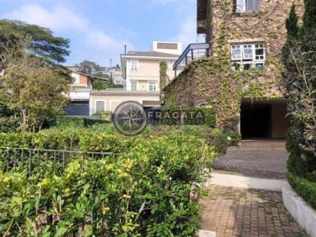 Casa à Venda 3 Suítes, 3 Vagas e Área de Lazer com Piscina no Jardim Guedala SP