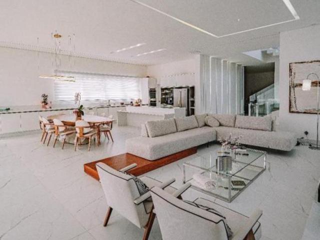 Casa à venda, 3 suítes, 5 vagas, 700m², Alphaville, Santana de Parnaíba, SP
