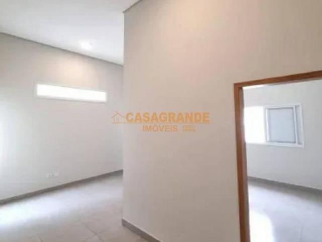 Casa á venda 02 quartos, no Loteamento Portal Santa Inês SJC
