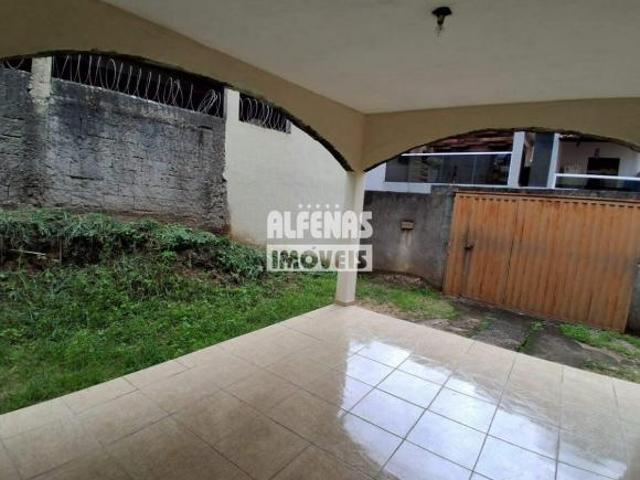 CASA A VENDA, 02 QUARTOS, SALA, COZINHA, VARANDA, 01 VAGA BAIRRO CHACARA EM CONTAGEM / MG