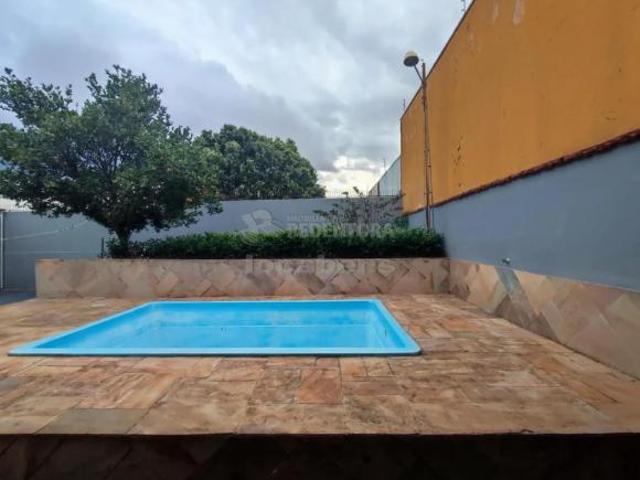 Casa a venda 03 dorm e piscina
