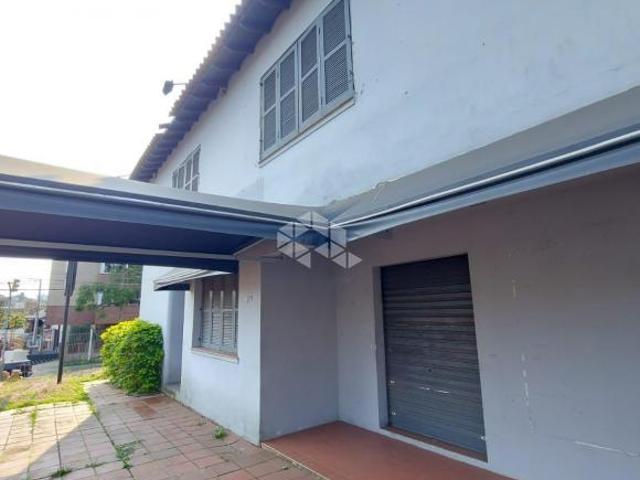Casa à venda 03 Dormitórios com 380m² de área privativa Jardim Sabará