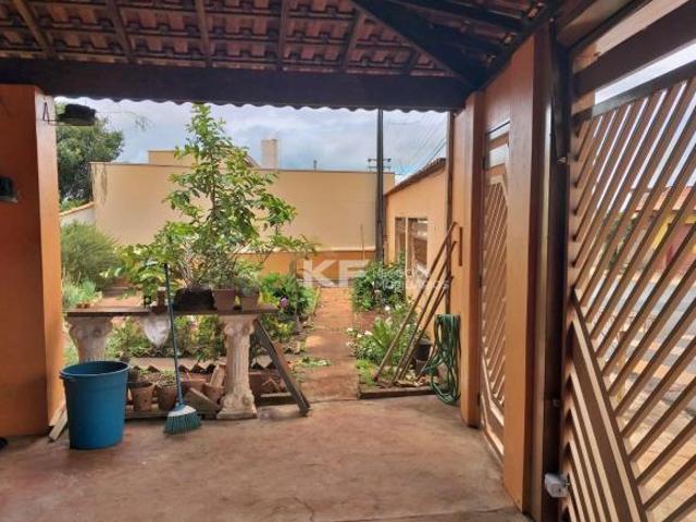 Casa á venda 03 dormitórios Jd. Alvorada Cravinhos/SP