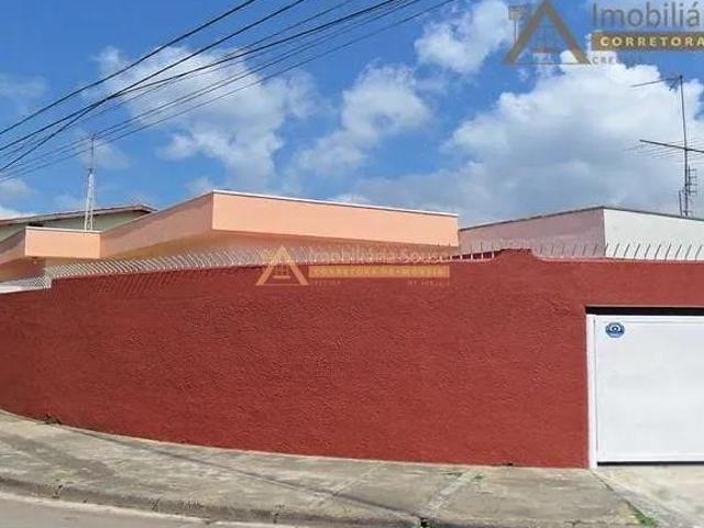 Casa à venda, 03 Dormitórios Plana 150 m² Excelente Localização, Próximo a Comércios Vila G