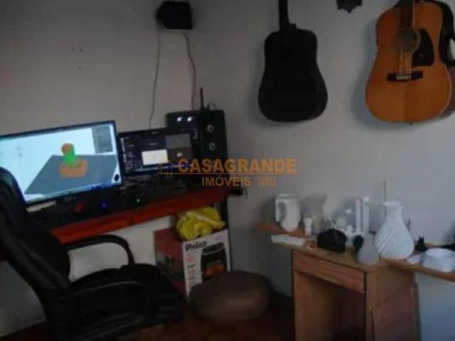 Casa a venda 03 quartos 130m² no Chácaras Reunidas SJC