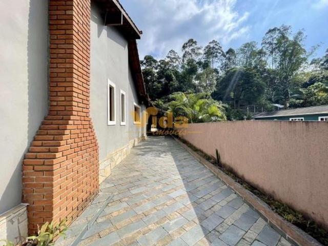 Casa á venda 03 quartos em Chácara dos Lagos Carapicuíba
