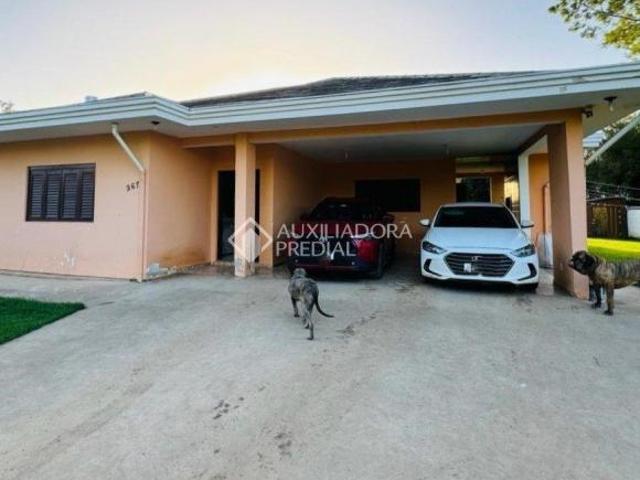 Casa a venda 03 quartos, sendo 01 suíte, com 194,32 m² privativo. Amplo pátio com 1.562 m²
