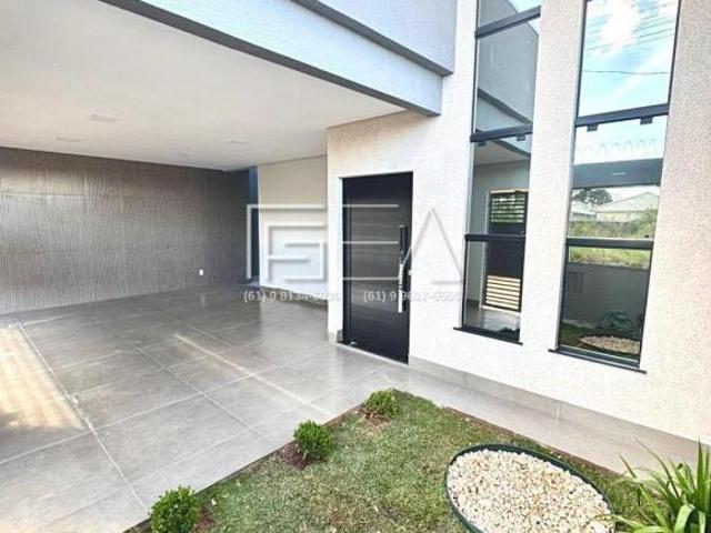 CASA Á VENDA! 03 QUARTOS SENDO 01 SUÍTE COM CLOSET ÁREA GOURMET COM JACUZZI