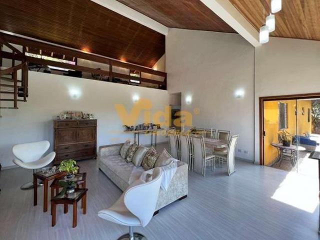 Casa á venda 04 quartos em Chácara Santa Lúcia Carapicuíba