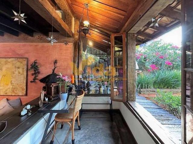 Casa á venda 05 quartos em Chácara Eliana Cotia