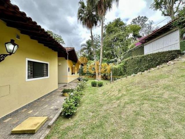 Casa á venda 05 quartos em Chácaras do Refúgio Granja Viana Cotia