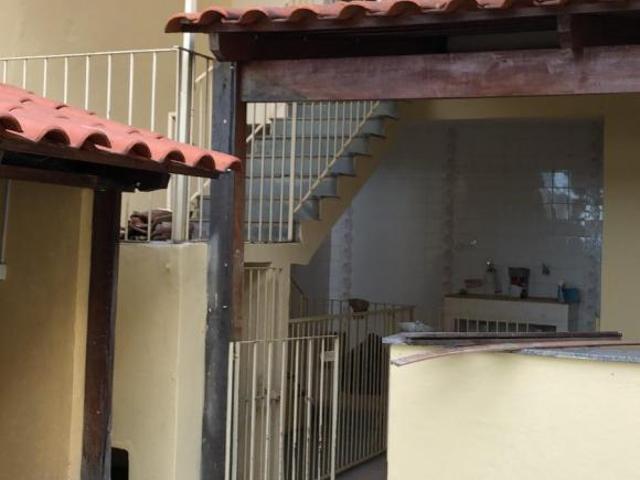 Casa a venda, 05 quartos, em Santa Tereza