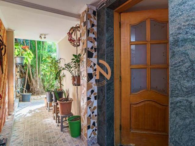 Casa à venda, 100 m2, 3 dormitórios, 2 vagas, quintal, churrasqueira, rua sem saída próxima ao Metrô