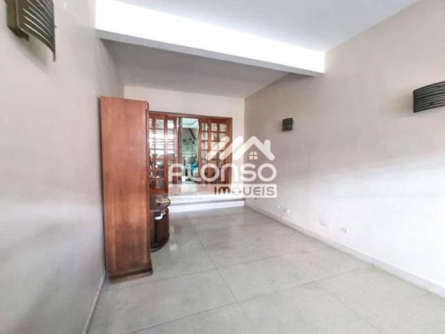 CASA A VENDA, 100m², 2 QUARTOS, VARANDAS, 2 VAGAS, JARDIM ESTER