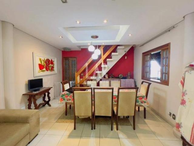 Casa de 1180m² à venda com 13 quartos, 9 banheiros, 2 suítes e 5 vagas de garagem no bairro Padre Eu