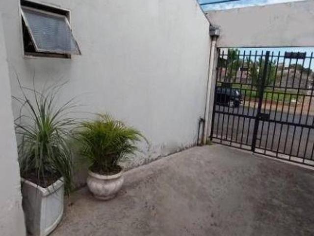 Casa com 3 dormitórios à venda, 115 m² por R$ 250.000,00 Núcleo Habitacional José Regino Bauru/S