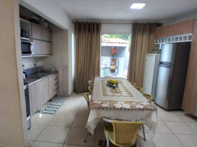 Casa à Venda