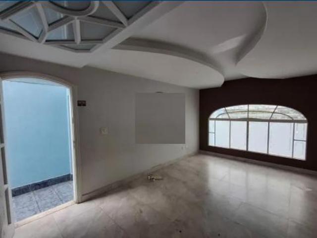 Casa á venda 135 metros 3 quartos 2 banheiros 2 vagas Jd. Ester Butantã