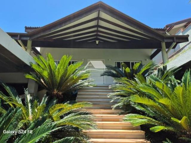 Casa à Venda 150 m da Praia do Julião 4 suítes Ilhabela/SP