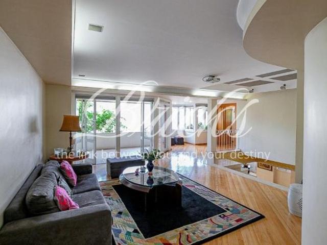 CASA À VENDA 1.350 M² TERRENO 4 SUITES ALTO DA BOA VISTA