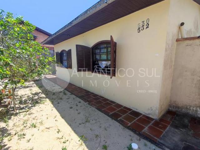 Casa à venda, 200 metros do mar em GAIVOTAS, MATINHOS PR