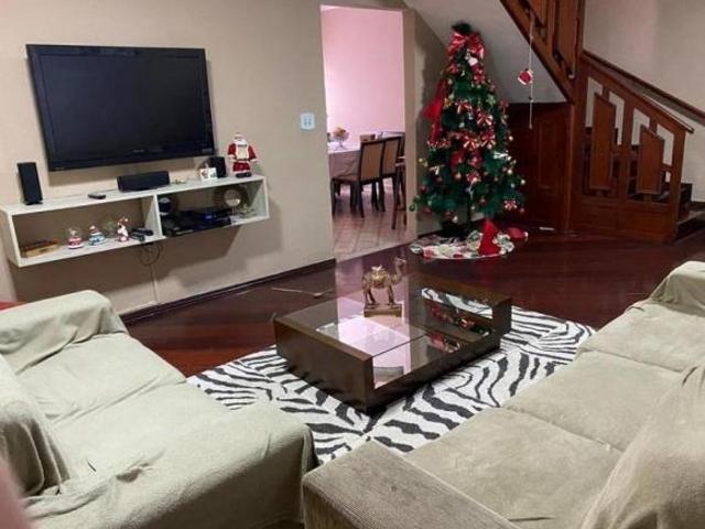 Casa à venda 202m² 4 dormitórios 1 suíte 3 vagas em Americanópolis