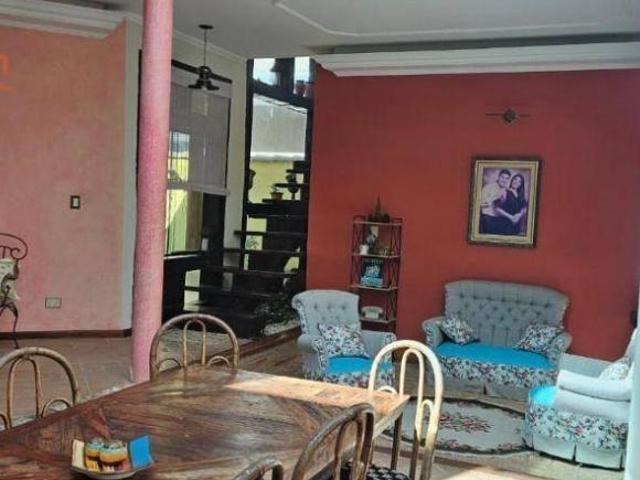 Casa com 3 dormitórios à venda, 210 m² por R$ 2.000.000,00 Villa Branca Jacareí/SP