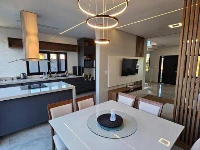 Casa à venda, 212 m² por R$ 1.500.000,00 Jardim Jacinto Jacareí/SP