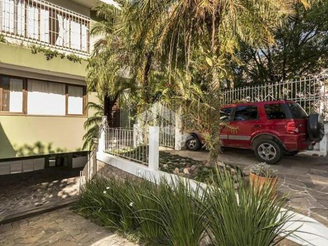 Casa à venda, 236 m² privativos, 5 quartos, 3 vagas cobertas, no bairro Higienópolis, Porto Alegre/R