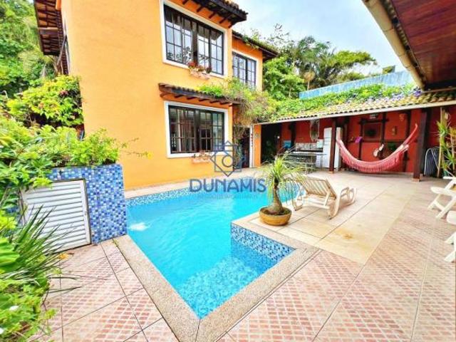 Casa à venda, 240 m por R 1.900.000,00 Praia do Tombo Guarujá SP