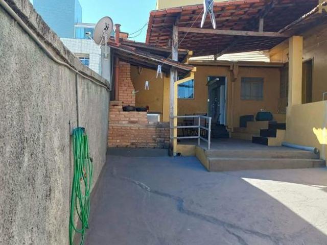 Casa à venda, 242 m² Sagrada Família Belo Horizonte/MG