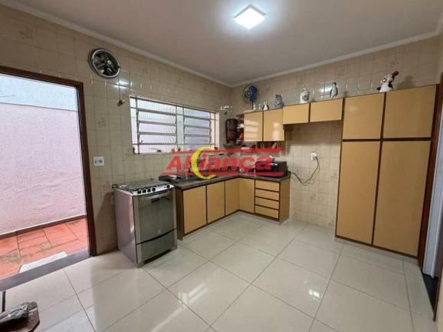 CASA À VENDA 250m² COM EDÍCULA E QUINTAL NOS FUNDOS JARDIM SANTA CECÍLIA / GUARULHOS