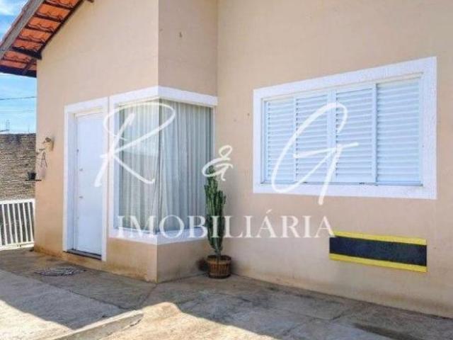 Casa à Venda, 260m², 2 Dormitorios, 1 Suite com Ar Condicionado, 2 vagas, Bairro