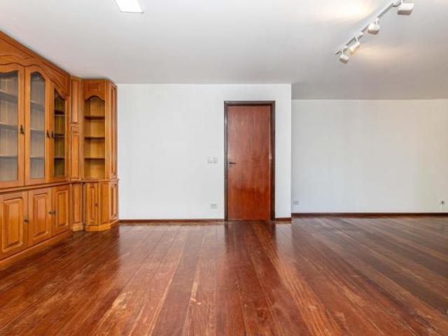 Casa à venda 279 metros quadrados com 4 quartos em São Lourenço Curitiba PR
